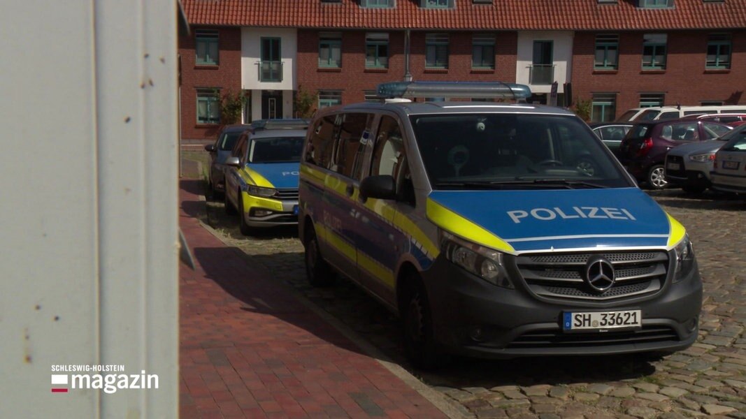 Rassismus-Vorwurf: Verfahren gegen Polizisten eingestellt | NDR.de ... Rassismus-Vorwurf: Verfahren gegen Polizisten eingestellt | NDR.de ...