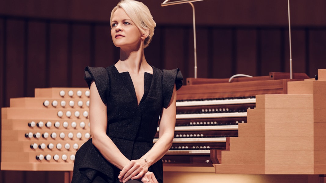 Organistin Iveta Apkalna: Auf der Suche nach dem perfekten Klang | NDR ... Organistin Iveta Apkalna: Auf der Suche nach dem perfekten Klang | NDR ...