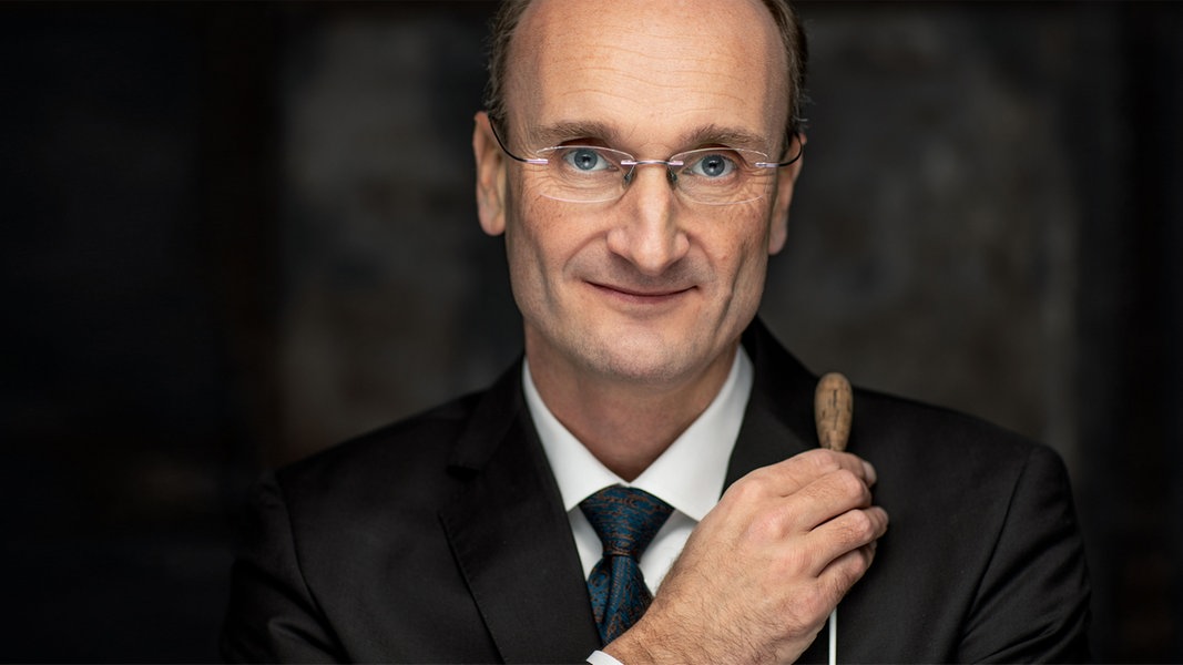 Andrew Manze: Ehemaliger Chefdirigent der NDR Radiophilharmonie | NDR ... Andrew Manze: Ehemaliger Chefdirigent der NDR Radiophilharmonie | NDR ...